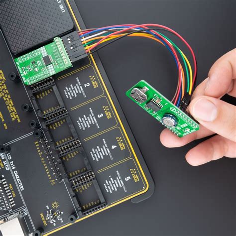 Spi Isolator 3 Click Mikroe
