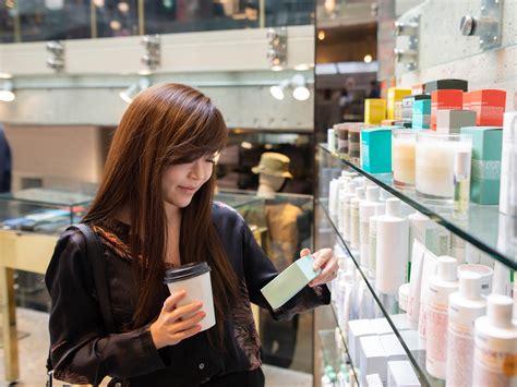 Ch Ng Tr Nh Kh Ch H Ng Th N Thi T Gi P Ch C C Nh B N L M Ph M Vietnam Economic Times