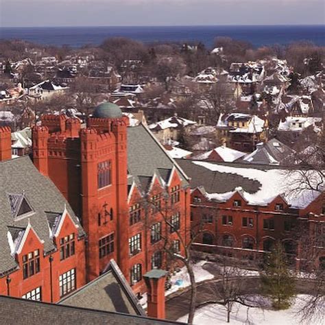 위스콘신대학교 한국대표 위스콘신의 겨울은 유명하죠~ 하얀 눈이 밀워키 캠퍼스에 펑펑왓다고 Facebook