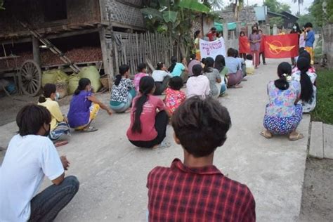 သင်္ကြန်အကျနေ့ စစ်အာဏာရှင် တော်လှန်ရေး ရွှေနွယ်အေးသပိတ်စစ်ကြောင်း ချီတက