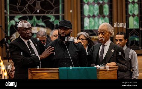 Pasadena California Usa 6th Feb 2025 Zaire Calvin Is Comforted By