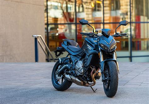Top 10 Mittelklasse Naked Bikes 2023