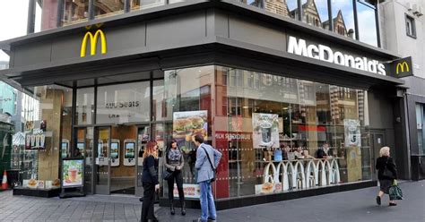 Horrified McDonald S Customers Watch Naked Man Inject Drugs Into His