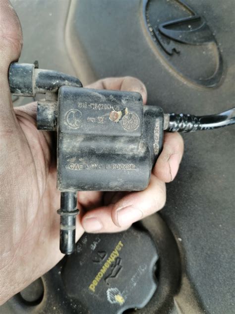 Замена клапана продувки адсорбера — Lada Гранта (1G), 1,6 л, 2012 года ...