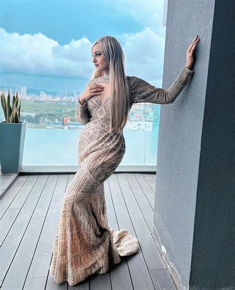 Sonakshi Sinha Is Virtually Unrecognisable In Ash Blonde Hair Matches