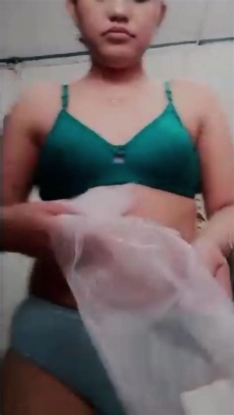 Tante Sange Goyang Hot