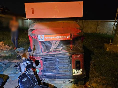 សង្ស័យស្រវឹងស្រាជិះម៉ូតូបុកឡំប្រឺតាពីក្រោយរងរបួសធ្ងន់ខ្លួនឯង នគរដ្រេហ្គន