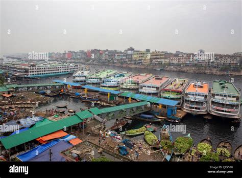 Sadarghat Launch Terminal Dhaka Bangladesh Stock Photo Alamy