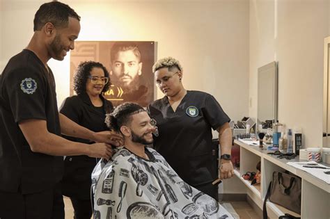 Escuela De Belleza Nuc University