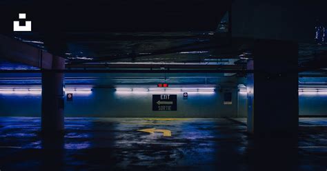 빈 주차장 사진 Unsplash의 무료 오타와 이미지