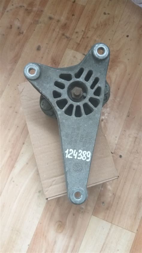Опора коробки передач audi A4B6-В7 на Audi A4 (B6), Audi A4 (B7). Б/у ...
