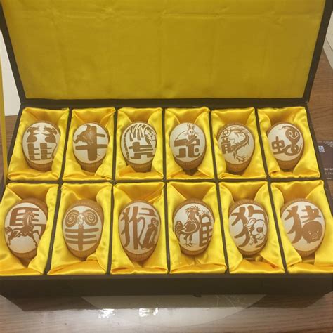 手工雕刻十二生肖蛋雕雕刻步骤教程根雕根艺技术 有点网 好手艺