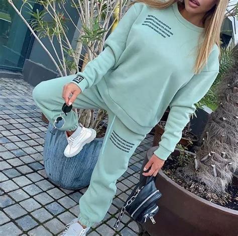 КОСТЮМ СПОРТИВНЫЙ ЖЕНСКИЙ | Top pants set, Tracksuit women, Two piece ...