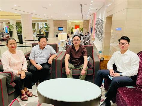 ឧកញ៉ា ២រូប បានទៅសួរសុខទុក្ខអ្នកឧកញ៉ា ម៉ុង ឫទ្ធី ដោយផ្ទាល់ដល់ប្រទេសសិង្ហបុរី