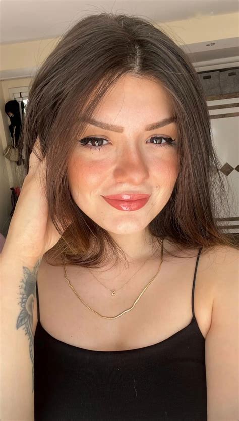 Simge Barankoğlu R Turkishceleb