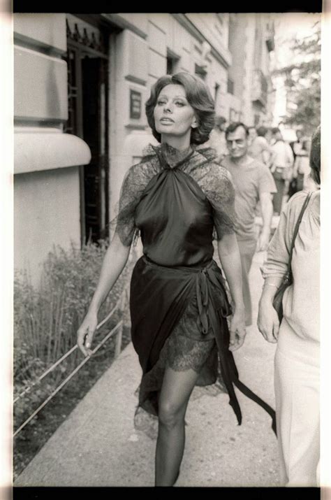 Pin By Cy Napse On Sophia Loren Sophia Loren Sofia Loren Damian Hurley