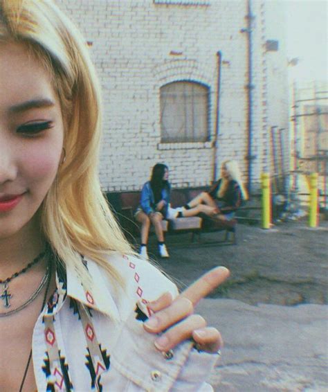 900 Loona Visuals 𝒞𝑜𝓁𝑜𝓇 𝒢𝓇𝒶𝒹𝒾𝑒𝓃𝓉 Ideas In 2025 Olivia Hye Odd Eyes Kpop Girls