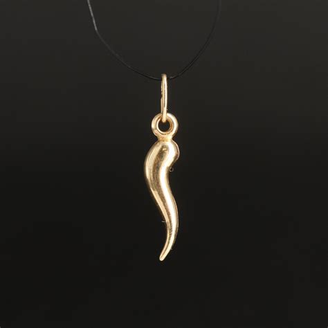 14k Cornicello Pendant Ebth