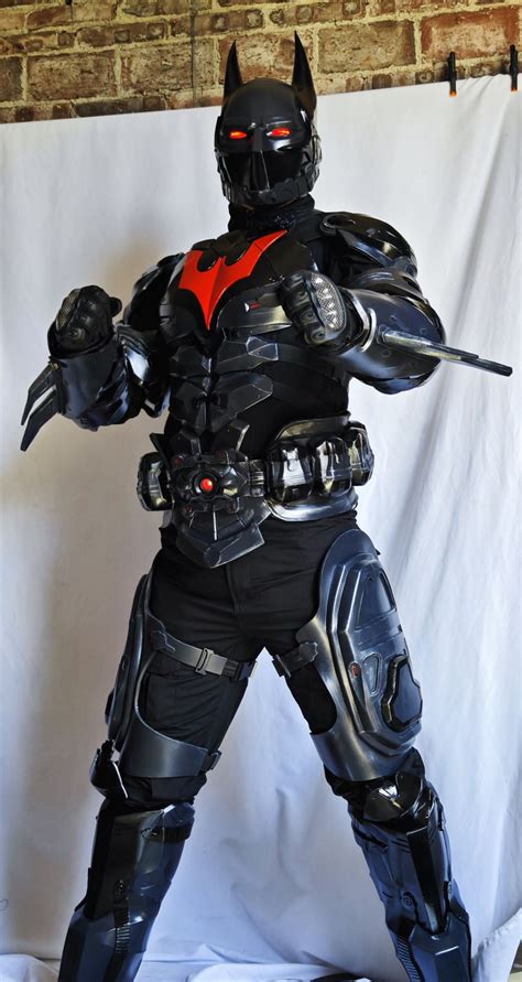 Batmanbeyondsuit8 1024x V 1690768624