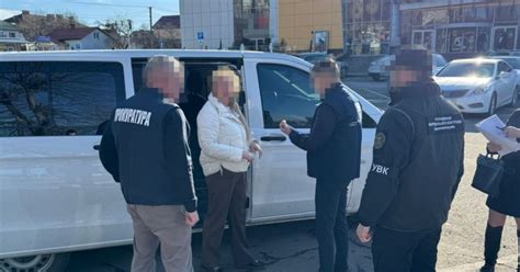 Звільняли від податків двоє львівських митників вносили неправдиві дані до митної системи