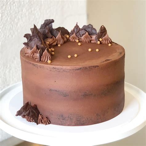10 Delicious Chocolate Mud Cake Decorating Ideas To Fall In Love With