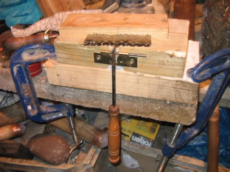 The Flint Knapping Machine