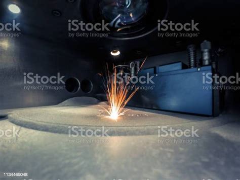 3d 프린터 인쇄 금속입니다 금속에 대 한 레이저 소 결 기계 3차원 인쇄에 대한 스톡 사진 및 기타 이미지 3차원 인쇄 금속 레이저 Istock