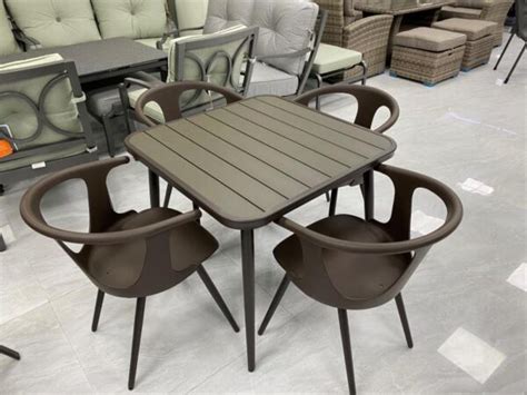 ეზოს ავეჯი მაგიდა 4 სკამით • Needshop Ge