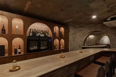 벽돌 컨셉 고급스러운 40평 와인바 인테리어 강남구 신사동 벽돌 컨셉 고급스러운 40평 와인바 인테리어 강남구 신사동