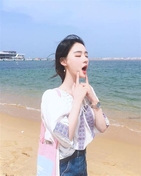 Hot Sexy Han Jeong Joo Bikini Pics