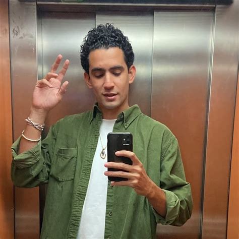 Axel Esteva Axel • Threads Say More