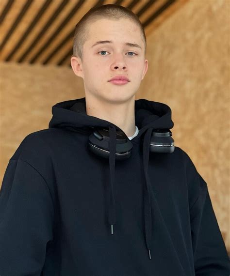 Молодые актеры сериала Слово пацана Кровь на асфальте Знаменитости и звезды шоу биза Дзен