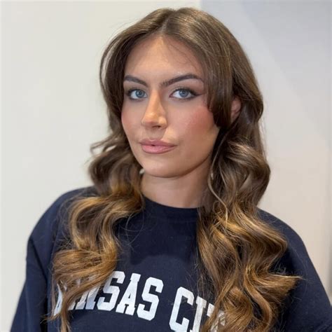 Selina Bentz Biography Age Wiki Net Worth Career Personal Life