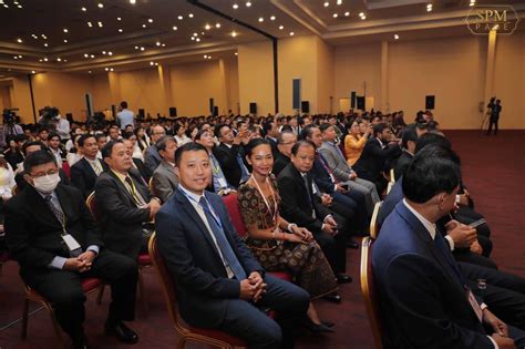 Update ៖ សម្ដេចតេជោ ហ៊ុន សែន អញ្ជើញជាអធិបតីក្នុងពិធីប្រគល់សញ្ញាបត្រជូនដល់និស្សិតជ័យលាភី