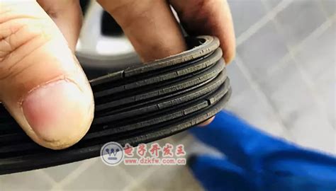 汽车水泵皮带多久更换 发动机皮带寿命怎么看