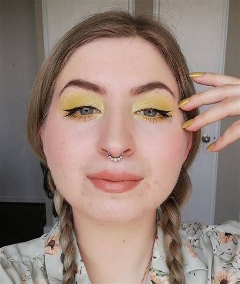 Grungy Green Smokey Eye For A Punk Dance Night R Makeupaddiction