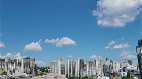 우리동네 가을 하늘 높고 푸르고 아름다워요 흰구름도 예뻐요 ☁️ ☁️ ☁️ Youtube