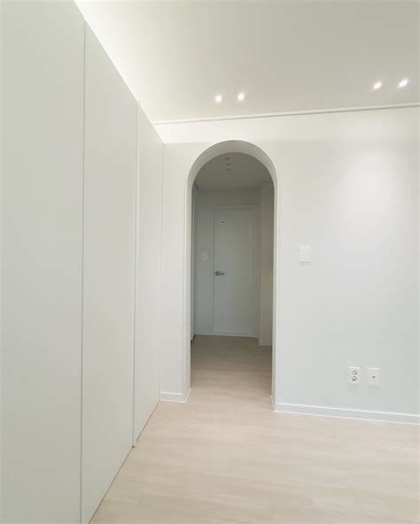 마마인테리어 울산인테리어·울산리모델링 매곡 푸르지오 인테리어 현장 화이트톤을 베이스로 조명과 아치형 게이트 등 잔잔한 포인트를 주어 리모델링의 매력을 한껏