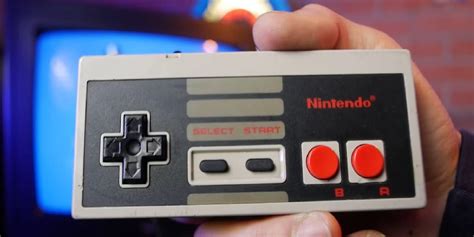 Artist Designs NES Style Xbox Controllers