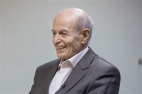 اهدای هشتمین جایزه بین‌المللی روابط عمومی ایران به باقر ساروخانی