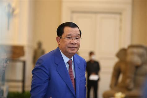 សម្ដេចតេជោ ហ៊ុន សែន អញ្ជើញក្នុងពិធីទទួលវត្ថុបុរាណខែ្មរដែលបានប្រគល់ជូនព្រះរាជាណាចក្រកម្ពុជាវិញ