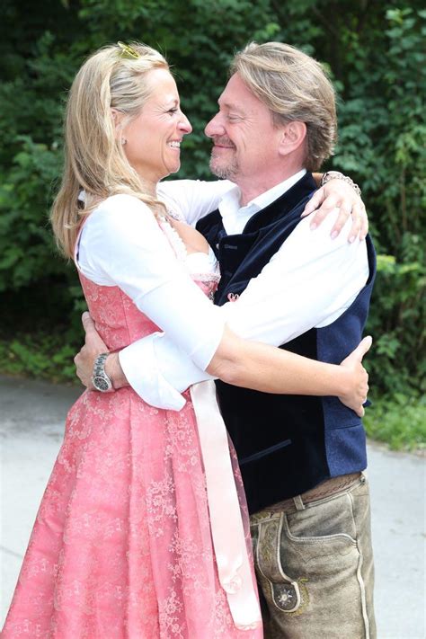 Bayerische Hochzeit Im Seehaus München Heiraten Mit Brautde