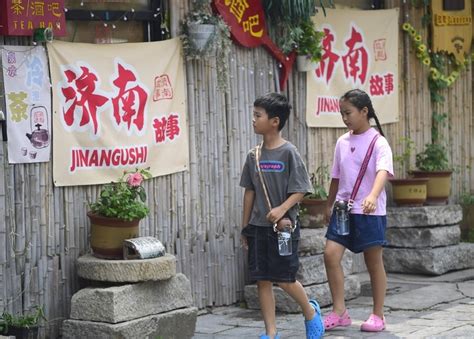 泉在济南过暑假假期来临济南迎来首波暑期游客流高峰 济南社会 舜网新闻