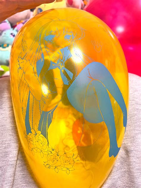 そろそろクリスマスが来るんだけどみんなさんもお元気にしている？ わたしはね、年末のために寝室で素敵なお姉さん風船いっぱい膨らめたい そうだ