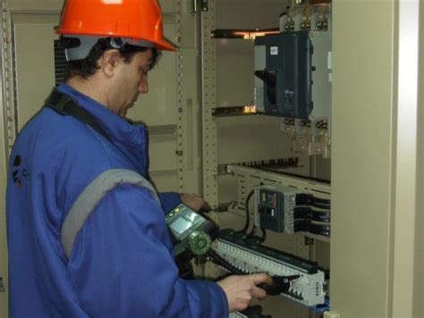 Контрол на електрически уредби и съоръжения до и над 1000v 4М Енерджи ООД