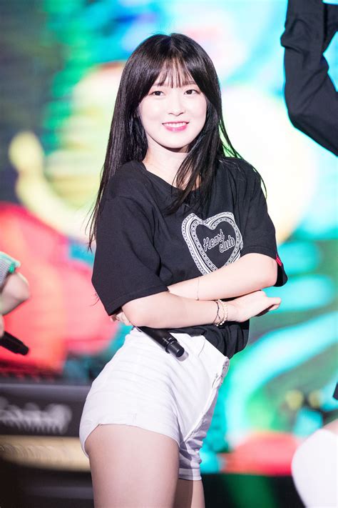 오마이걸 아린 고화질 5장