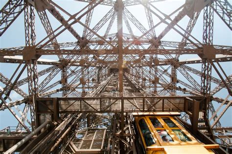 Билети за Айфеловата кула 2025 достъп до срещата на върха