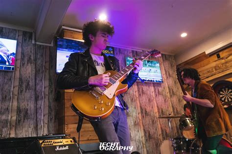 Caravel Plays Pinetree Arms Rock The Pinetrees November — Jechtography