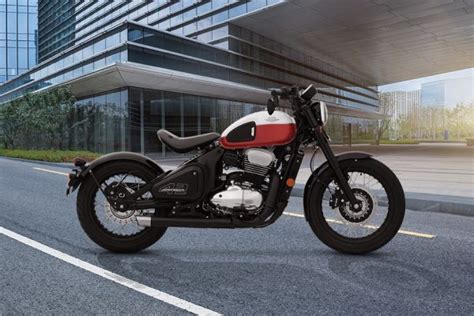 Jawa 42 Bobber Black Mirror On Road Price Rto Insurance Features