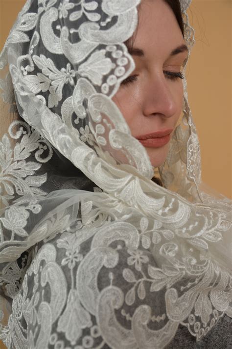 Infinity Ivory Mantilla Mariaveils